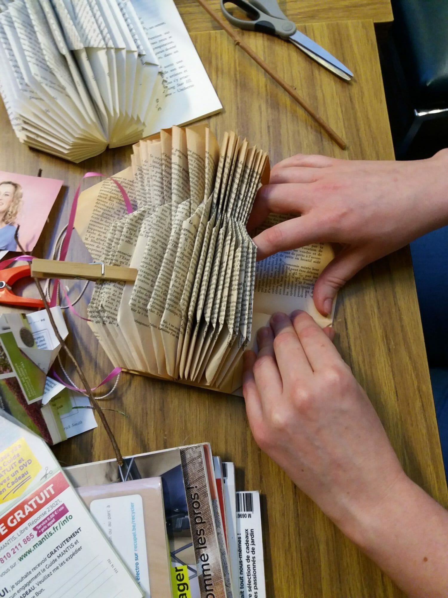 pop-up et vases en papier – Les Ateliers de la rue Voot